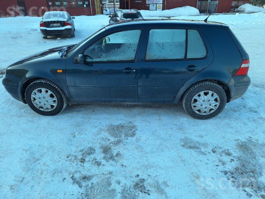 Green Volkswagen Golf 2003 in Preili, with an engine capacity of 1.40 L and mileage of 143 thousand km for 2400 €, photo 3 on AUTOMOTO.COM.LV