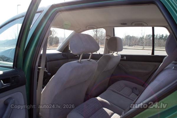 Zaļš Volkswagen Golf 2003 Saue, ar dzinēja tilpumu 1.60 L un nobraukumu 110 tūkst. km par 2600 €, foto 11 vietnē AUTOMOTO.COM.LV