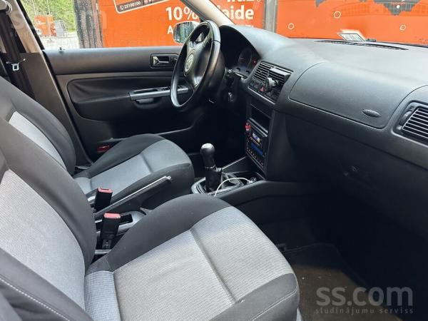 Zaļš Volkswagen Golf 2003 Rīga, ar dzinēja tilpumu 1.90 L un nobraukumu 389 tūkst. km par 1700 €, foto 5 vietnē AUTOMOTO.COM.LV