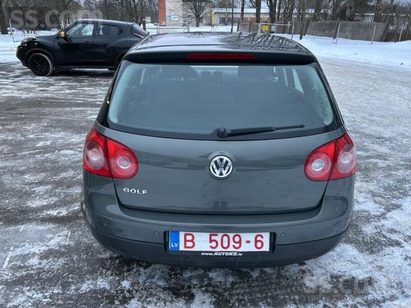 Zaļš Volkswagen Golf 2004 Limbaži, ar dzinēja tilpumu 1.40 L un nobraukumu 163 tūkst. km par 3250 €, foto 5 vietnē AUTOMOTO.COM.LV