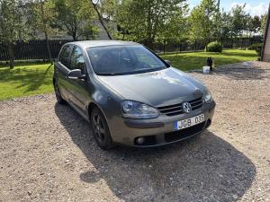 Zaļš Volkswagen Golf 2004 Kazlų Rūda, ar dzinēja tilpumu 1.90 L un nobraukumu 361 tūkst. km par 1200 €, foto  vietnē AUTOMOTO.COM.LV