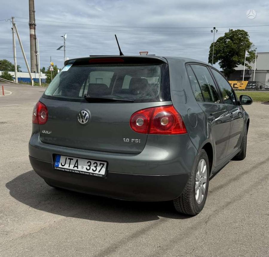 Zaļš Volkswagen Golf 2006 Šauļi, ar dzinēja tilpumu 1.59 L un nobraukumu 201 tūkst. km par 4300 €, foto 5 vietnē AUTOMOTO.COM.LV