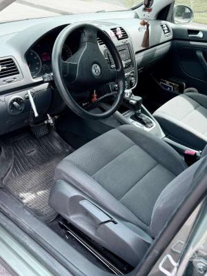Zaļš Volkswagen Golf 2006 Šauļi, ar dzinēja tilpumu 1.59 L un nobraukumu 201 tūkst. km par 4300 €, foto 6 vietnē AUTOMOTO.COM.LV