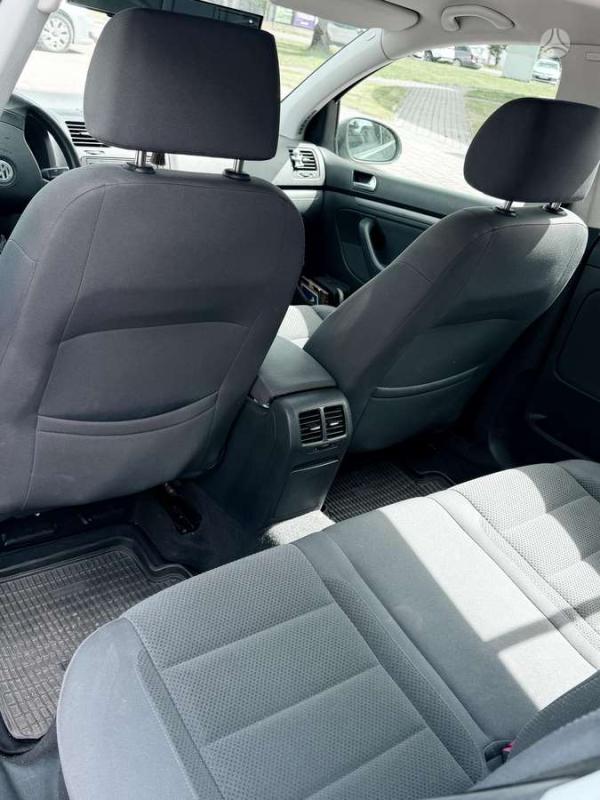 Zaļš Volkswagen Golf 2006 Šauļi, ar dzinēja tilpumu 1.59 L un nobraukumu 201 tūkst. km par 4300 €, foto 6 vietnē AUTOMOTO.COM.LV