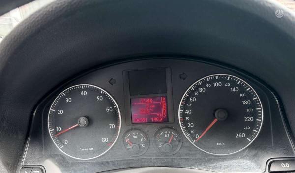 Zaļš Volkswagen Golf 2006 Šauļi, ar dzinēja tilpumu 1.59 L un nobraukumu 201 tūkst. km par 4300 €, foto 7 vietnē AUTOMOTO.COM.LV