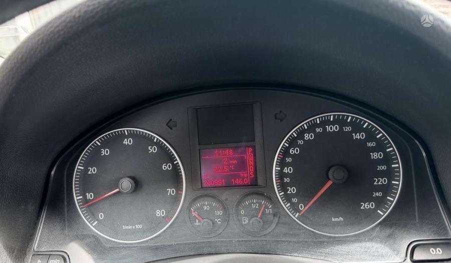 Zaļš Volkswagen Golf 2006 Šauļi, ar dzinēja tilpumu 1.59 L un nobraukumu 201 tūkst. km par 4300 €, foto 8 vietnē AUTOMOTO.COM.LV