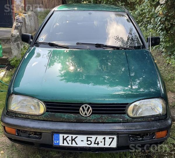 Green Volkswagen Golf 1994 in Riga, with an engine capacity of 1.90 L and mileage of 322 thousand km for 550 €, photo 5 on AUTOMOTO.COM.LV