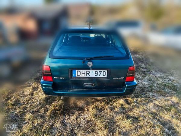 Zaļš Volkswagen Golf 1996 Viļņa, ar dzinēja tilpumu 1.80 L un nobraukumu 1 tūkst. km par 600 €, foto 4 vietnē AUTOMOTO.COM.LV