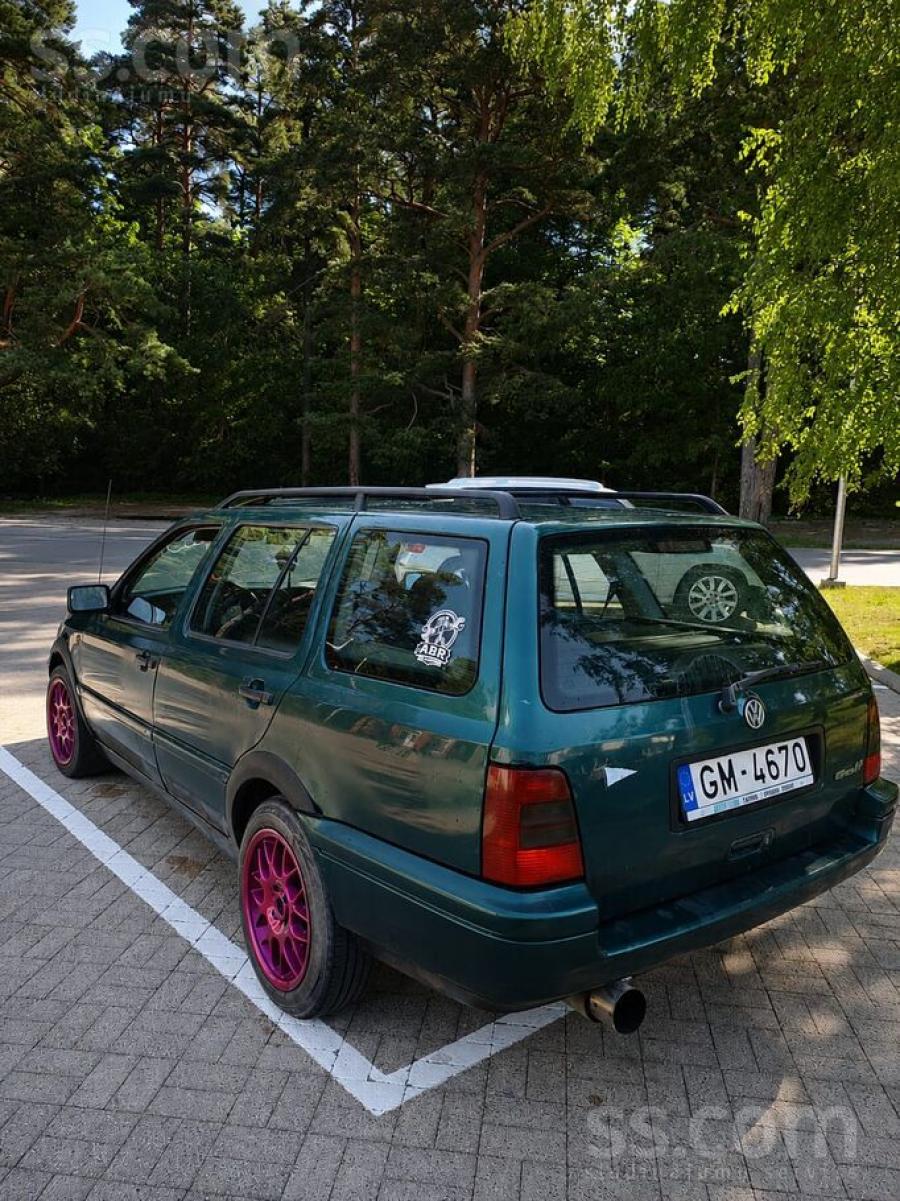 Green Volkswagen Golf 1996 in Tukums, with an engine capacity of 1.80 L and mileage of 329 thousand km for 600 €, photo 4 on AUTOMOTO.COM.LV