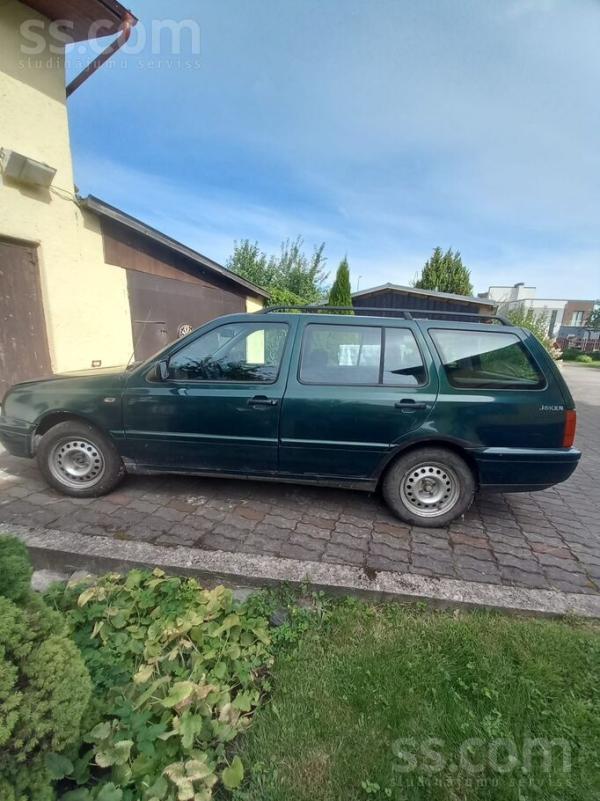 Green Volkswagen Golf 1998 in Riga, with an engine capacity of 1.80 L and mileage of 270 thousand km for 500 €, photo 1 on AUTOMOTO.COM.LV