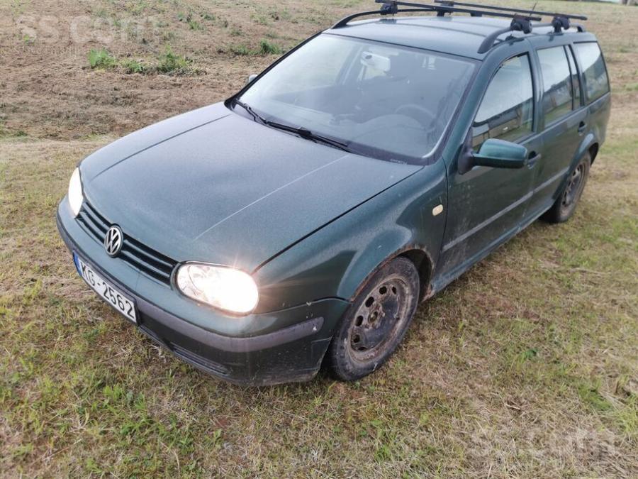 Zaļš Volkswagen Golf 2000 Jēkabpils, ar dzinēja tilpumu 1.60 L un nobraukumu 394 tūkst. km par 350 €, foto 1 vietnē AUTOMOTO.COM.LV