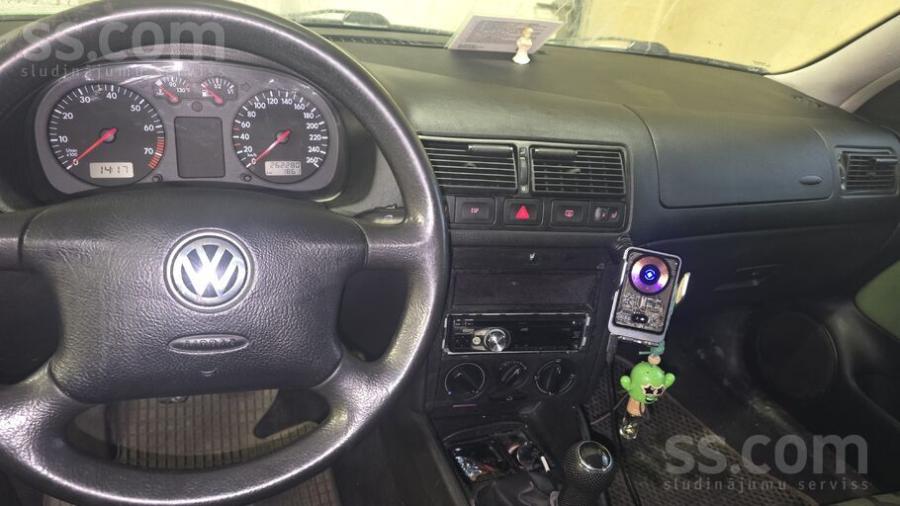 Green Volkswagen Golf 2000 in Riga, with an engine capacity of 2.00 L and mileage of 263 thousand km for 1499 €, photo 2 on AUTOMOTO.COM.LV