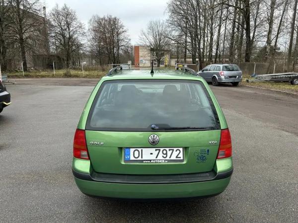 Green Volkswagen Golf 2000 in Limbazi, with an engine capacity of 1.90 L and mileage of 324 thousand km for 2950 €, photo 5 on AUTOMOTO.COM.LV