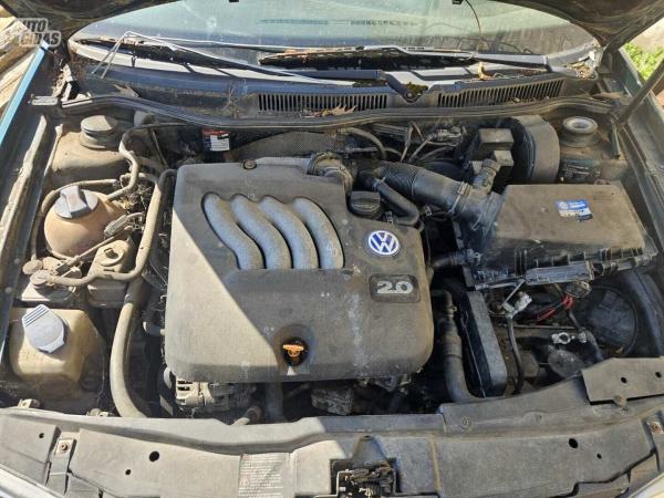 Green Volkswagen Golf 2000 in Vilkaviskis, with an engine capacity of 2.00 L and mileage of 33 thousand km for 399 €, photo 7 on AUTOMOTO.COM.LV