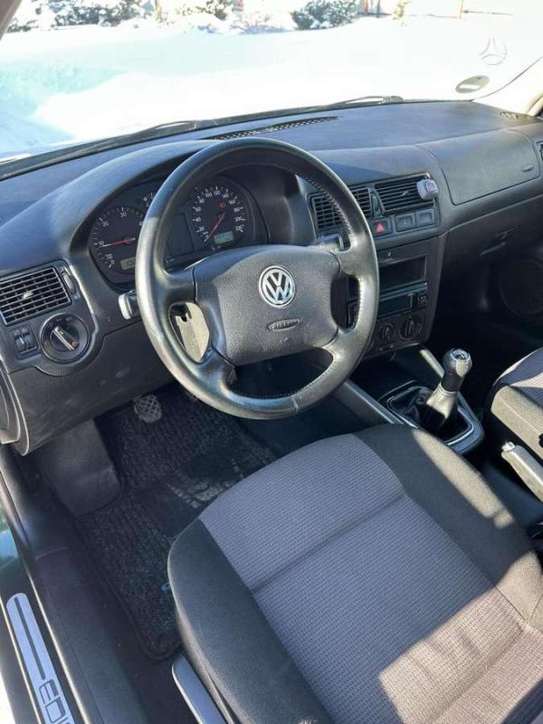 Zaļš Volkswagen Golf 2001 Marijampole, ar dzinēja tilpumu 1.90 L un nobraukumu 269 tūkst. km par 1850 €, foto 5 vietnē AUTOMOTO.COM.LV