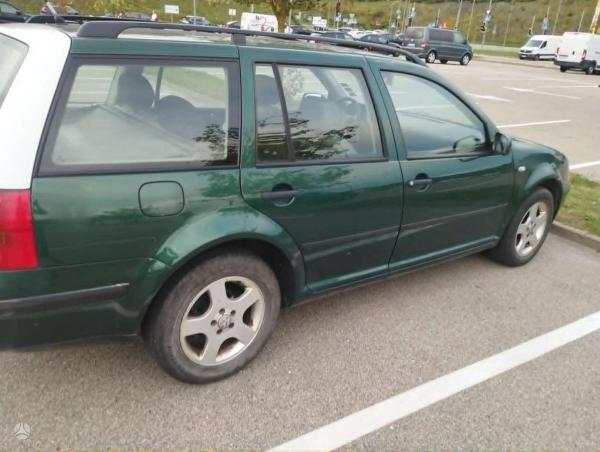 Green Volkswagen Golf 2002 in Vilnius, with an engine capacity of 1.90 L and mileage of 472 thousand km for 650 €, photo 9 on AUTOMOTO.COM.LV