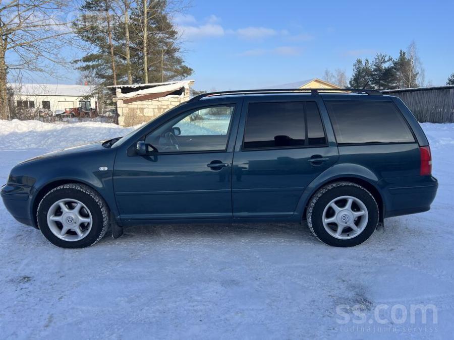Green Volkswagen Golf 2003 in Rezekne, with an engine capacity of 1.90 L and mileage of 179 thousand km for 2750 €, photo 4 on AUTOMOTO.COM.LV