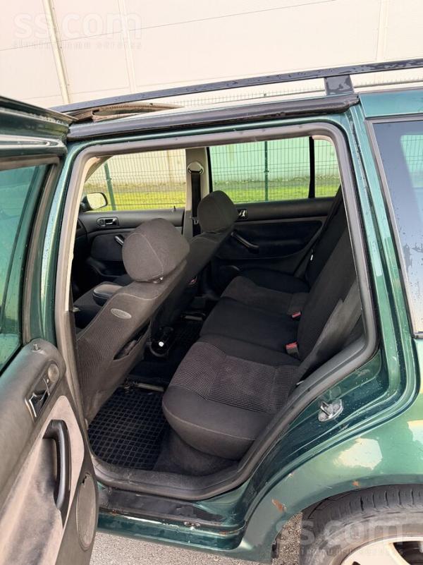 Zaļš Volkswagen Golf 2003 Rīga, ar dzinēja tilpumu 1.90 L un nobraukumu 440 tūkst. km par 1400 €, foto 9 vietnē AUTOMOTO.COM.LV