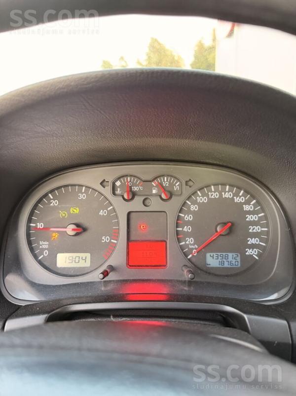 Zaļš Volkswagen Golf 2003 Rīga, ar dzinēja tilpumu 1.90 L un nobraukumu 440 tūkst. km par 1400 €, foto 11 vietnē AUTOMOTO.COM.LV