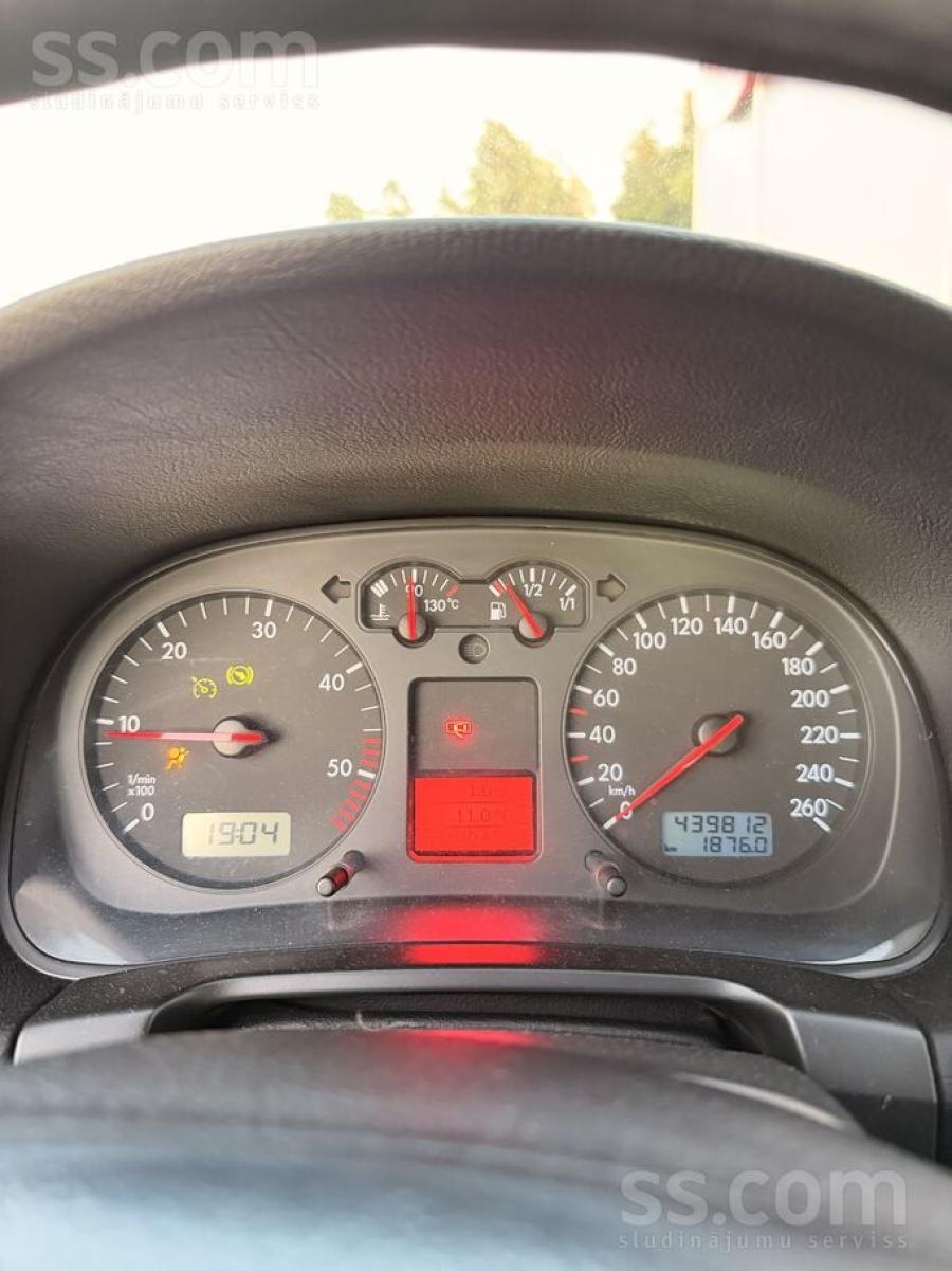 Zaļš Volkswagen Golf 2003 Rīga, ar dzinēja tilpumu 1.90 L un nobraukumu 440 tūkst. km par 1400 €, foto 11 vietnē AUTOMOTO.COM.LV