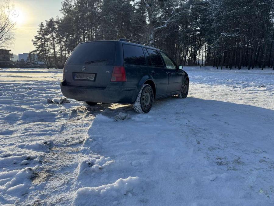 Zaļš Volkswagen Golf 2004 Kauņa, ar dzinēja tilpumu 1.90 L un nobraukumu 405 tūkst. km par 999 €, foto 3 vietnē AUTOMOTO.COM.LV