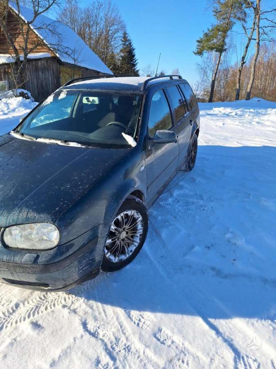Green Volkswagen Golf 2004 in Utena, with an engine capacity of 1.90 L and mileage of 360 thousand km for 1450 €, photo 2 on AUTOMOTO.COM.LV
