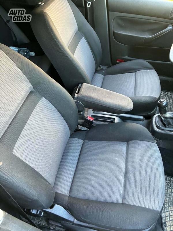 Zaļš Volkswagen Golf 2004 Marijampole, ar dzinēja tilpumu 1.90 L un nobraukumu 355 tūkst. km par 850 €, foto 10 vietnē AUTOMOTO.COM.LV