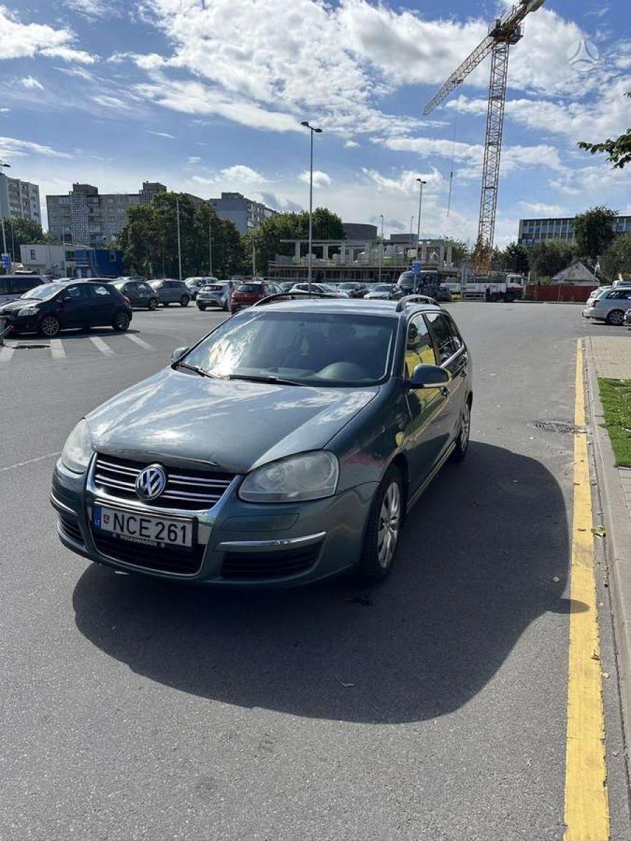 Green Volkswagen Golf 2009 in Vilnius, with an engine capacity of 1.90 L and mileage of 333 thousand km for 1400 €, photo 1 on AUTOMOTO.COM.LV