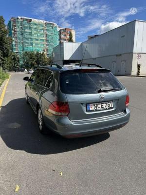 Green Volkswagen Golf 2009 in Vilnius, with an engine capacity of 1.90 L and mileage of 333 thousand km for 1400 €, photo 3 on AUTOMOTO.COM.LV