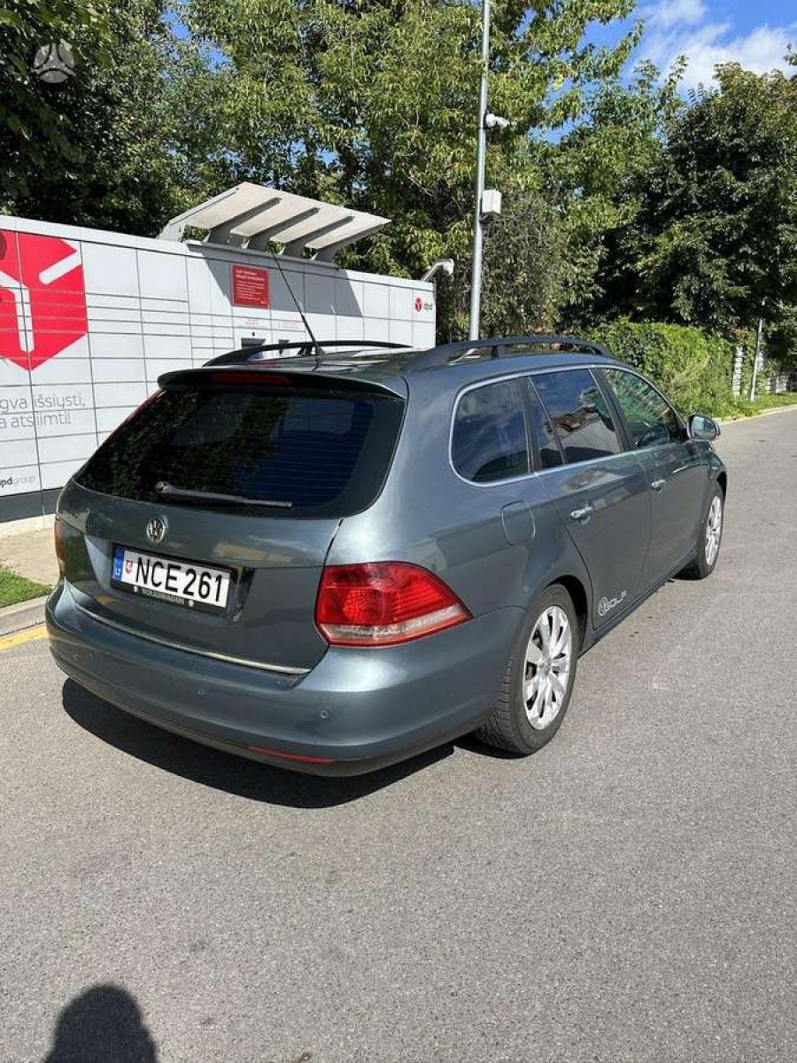 Green Volkswagen Golf 2009 in Vilnius, with an engine capacity of 1.90 L and mileage of 333 thousand km for 1400 €, photo 4 on AUTOMOTO.COM.LV