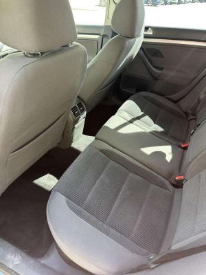 Green Volkswagen Golf 2009 in Vilnius, with an engine capacity of 1.90 L and mileage of 333 thousand km for 1400 €, photo 10 on AUTOMOTO.COM.LV