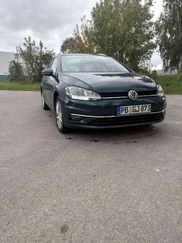 Green Volkswagen Golf 2017 in Marijampole, with an engine capacity of 1.97 L and mileage of 243 thousand km for 10200 €, photo 1 on AUTOMOTO.COM.LV