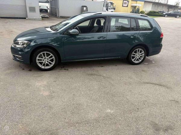 Green Volkswagen Golf 2017 in Marijampole, with an engine capacity of 1.97 L and mileage of 243 thousand km for 10200 €, photo 4 on AUTOMOTO.COM.LV