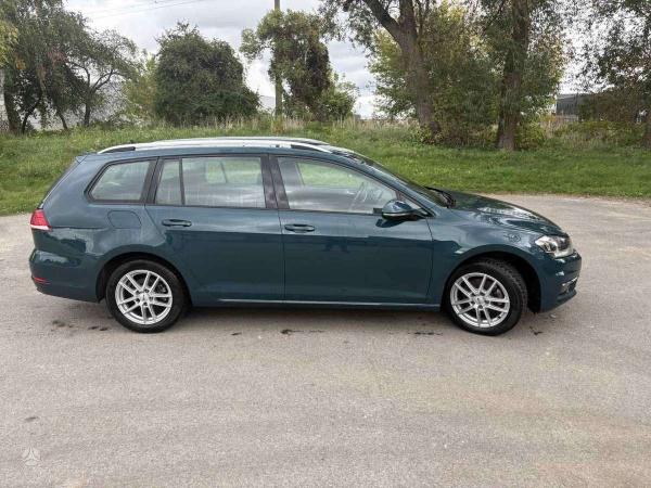 Green Volkswagen Golf 2017 in Marijampole, with an engine capacity of 1.97 L and mileage of 243 thousand km for 10200 €, photo 6 on AUTOMOTO.COM.LV