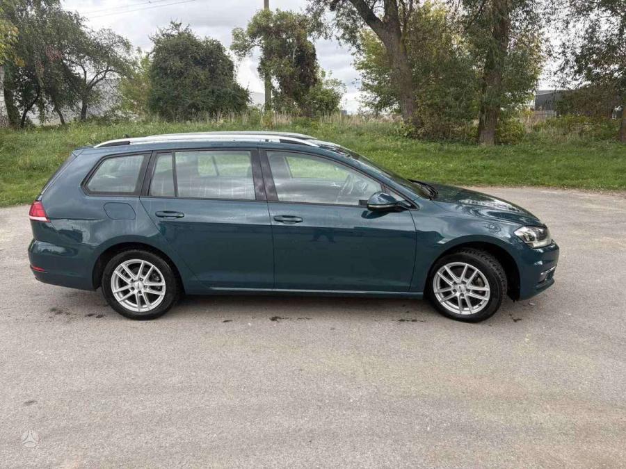 Green Volkswagen Golf 2017 in Marijampole, with an engine capacity of 1.97 L and mileage of 243 thousand km for 10200 €, photo 6 on AUTOMOTO.COM.LV