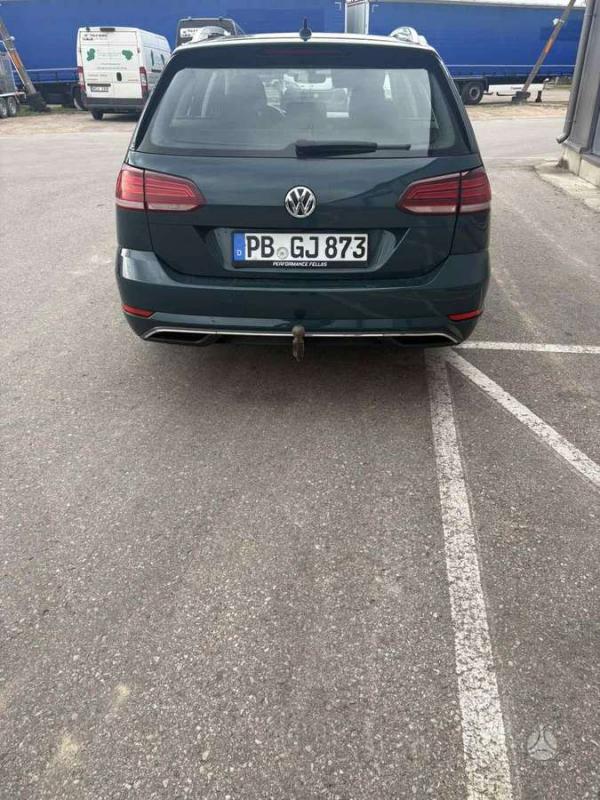 Green Volkswagen Golf 2017 in Marijampole, with an engine capacity of 1.97 L and mileage of 243 thousand km for 10200 €, photo 8 on AUTOMOTO.COM.LV