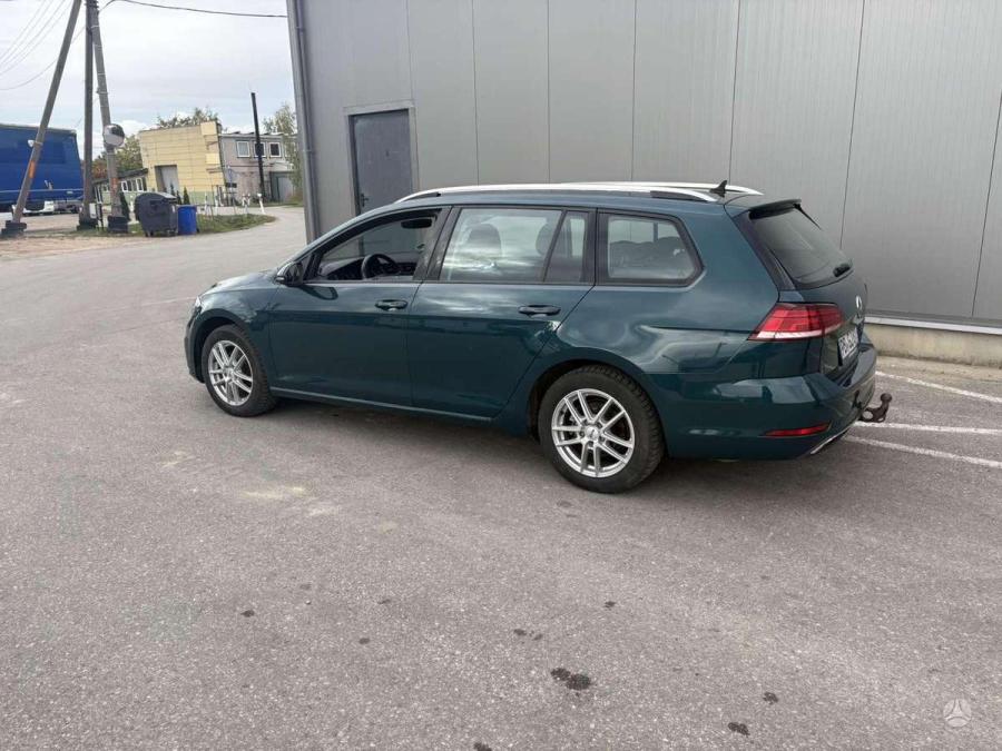 Green Volkswagen Golf 2017 in Marijampole, with an engine capacity of 1.97 L and mileage of 243 thousand km for 10200 €, photo 10 on AUTOMOTO.COM.LV