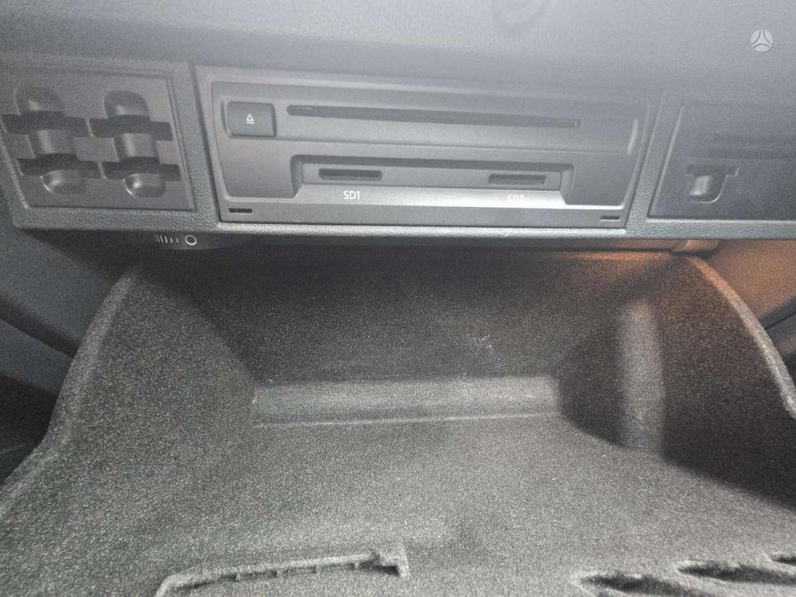 Green Volkswagen Golf 2017 in Marijampole, with an engine capacity of 1.97 L and mileage of 243 thousand km for 10200 €, photo 21 on AUTOMOTO.COM.LV
