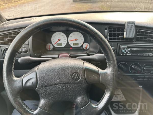 Pelēks Volkswagen Golf 1997 Tallina, ar dzinēja tilpumu 1.60 L un nobraukumu 205 tūkst. km par 3300 €, foto 10 vietnē AUTOMOTO.COM.LV