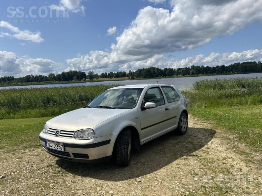 Pelēks Volkswagen Golf 1998 Preiļi, ar dzinēja tilpumu 1.60 L un nobraukumu 154 tūkst. km par 1300 €, foto 1 vietnē AUTOMOTO.COM.LV