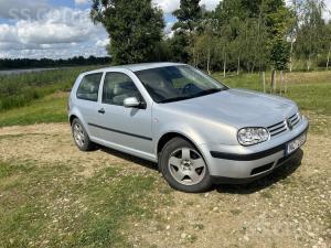 Pelēks Volkswagen Golf 1998 Preiļi, ar dzinēja tilpumu 1.60 L un nobraukumu 154 tūkst. km par 1300 €, foto 3 vietnē AUTOMOTO.COM.LV