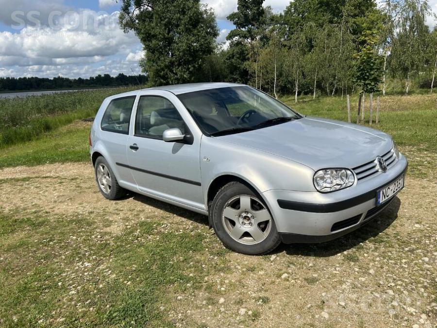 Pelēks Volkswagen Golf 1998 Preiļi, ar dzinēja tilpumu 1.60 L un nobraukumu 154 tūkst. km par 1300 €, foto 3 vietnē AUTOMOTO.COM.LV