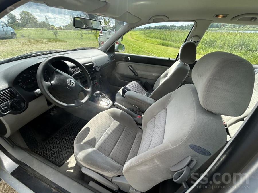 Pelēks Volkswagen Golf 1998 Preiļi, ar dzinēja tilpumu 1.60 L un nobraukumu 154 tūkst. km par 1300 €, foto 13 vietnē AUTOMOTO.COM.LV