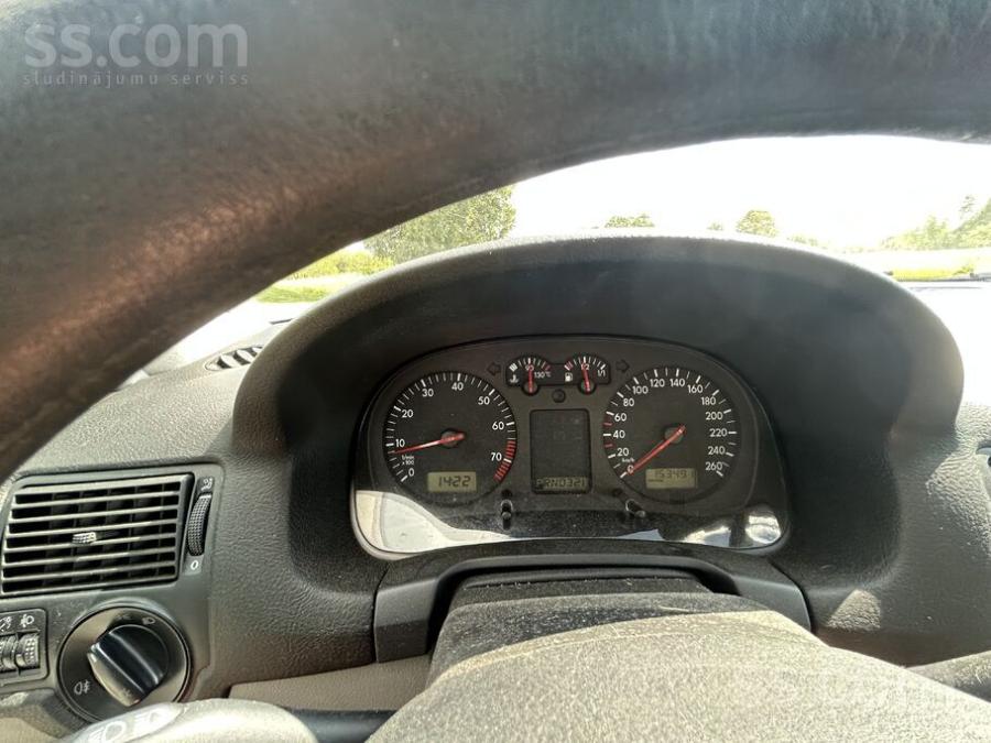 Pelēks Volkswagen Golf 1998 Preiļi, ar dzinēja tilpumu 1.60 L un nobraukumu 154 tūkst. km par 1300 €, foto 15 vietnē AUTOMOTO.COM.LV
