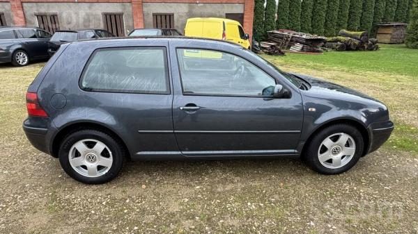 Volkswagen Golf 1998 in Limbazi on AUTOMOTO.COM.LV Grey Volkswagen Golf 1998 in Limbazi, with an engine capacity of 1.60 L and mileage of 146 thousand km for 2550 €, photo 9 on AUTOMOTO.COM.LV