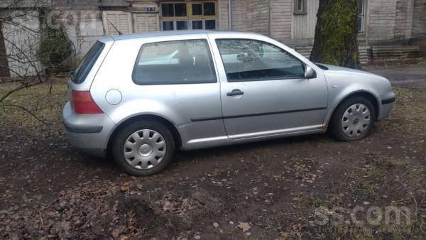 Pelēks Volkswagen Golf 2001 Rīga, ar dzinēja tilpumu 1.90 L un nobraukumu 325 tūkst. km par 700 €, foto 1 vietnē AUTOMOTO.COM.LV
