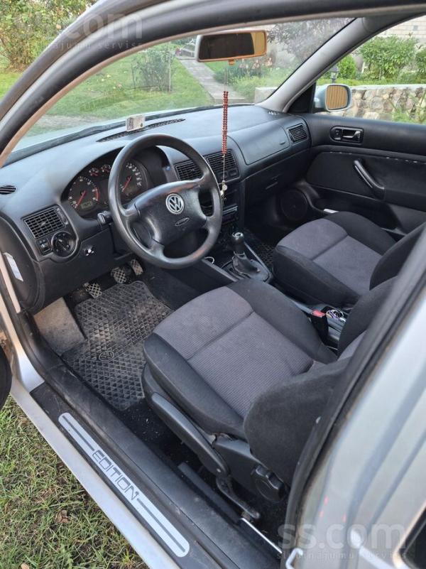 Volkswagen Golf 2001 KrÄslava vietnÄ PelÄks Volkswagen Golf 2001 KrÄslava, ar dzinÄja tilpumu 1.40 L un nobraukumu 265 tÅ«kst. km par 1100 ā¬, foto 5 vietnÄ AUTOMOTO.COM.LV