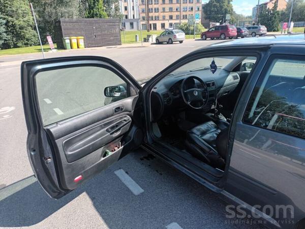 Grey Volkswagen Golf 2002 in Riga, with an engine capacity of 1.60 L and mileage of 268 thousand km for 750 €, photo 7 on AUTOMOTO.COM.LV