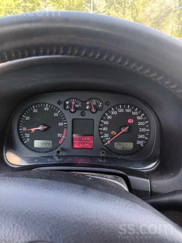 Grey Volkswagen Golf 2002 in Riga, with an engine capacity of 1.60 L and mileage of 268 thousand km for 750 €, photo 8 on AUTOMOTO.COM.LV