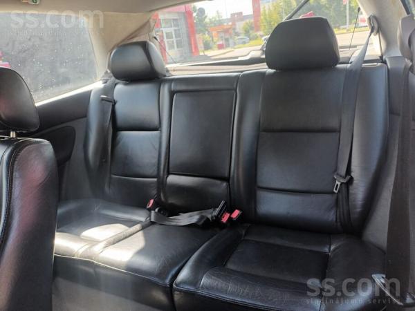 Grey Volkswagen Golf 2002 in Riga, with an engine capacity of 1.60 L and mileage of 268 thousand km for 750 €, photo 9 on AUTOMOTO.COM.LV